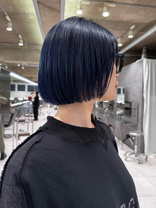 DEEP NAVY BLUE｜ヘアカタログ｜アリミノヘアカタログ｜IROTRIP（イロトリップ）